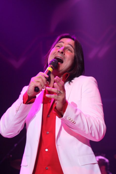 Hugo - The Ultimate Journey Tribute | Day After Day Productions